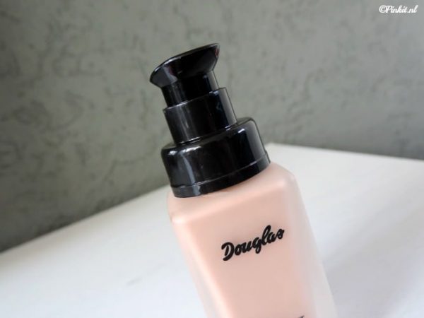 REVIEW| DOUGLAS MAKE UP ULTRALIGHT FOUNDATION - Pinkit.nl